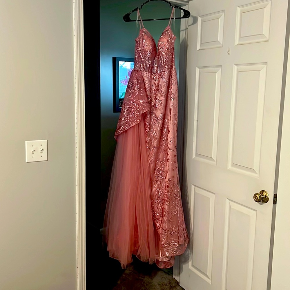 Light Pink Prom Dress. - Gem